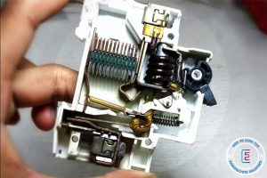 Aptomat là gì? Cấu tạo, thông số, nguyên lý hoạt động và một số lưu ý ...